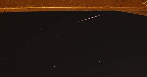 Camelopardalids Meteor Fireball With Smoke Trail Animated  [stellar