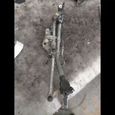MOTEUR ESSUIE GLACE AV Pour RENAULT MEGANE 3A SERIE 2 0T 16V RS Ber
