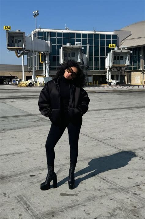 Pin By Terre Jaii On Pins By You Black Outfit Fall Outfits All Black
