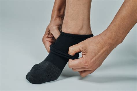 저녁마다 양말·바지 고무줄 자국 유독 심하다면 ‘이것 의심