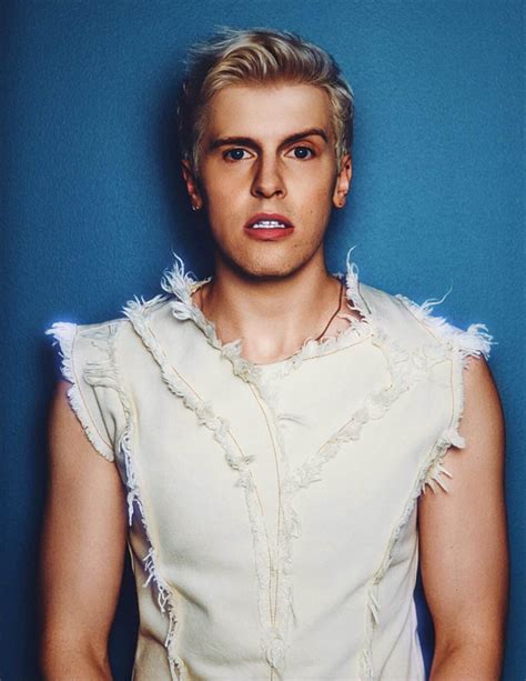 Dc Based Pop Artist Bryce Bowyn Releases His Debut Ep Siege Mundane