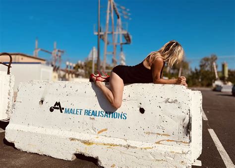 Exhib Outdoor Slut Stepmom Milf Show Her Ass Boob Pussy Pose 31 Nude Pics Xhamster