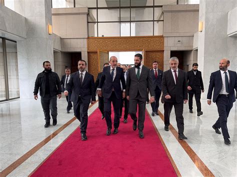 Αΐσα Αλ Ντεμπς Η μοναδική γυναίκα υπουργός της Συρίας και γιατί την
