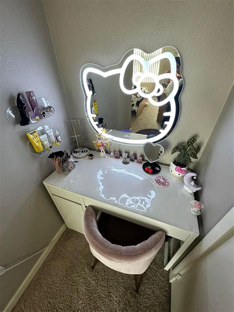 Pin By Alexa On V A N I T Y Hello Kitty Room Decor Hello Kitty