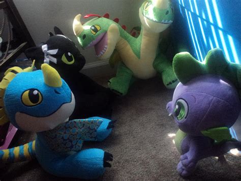 Spike Meets The Dreamworks Dragons By Katieluv2sing18 On Deviantart