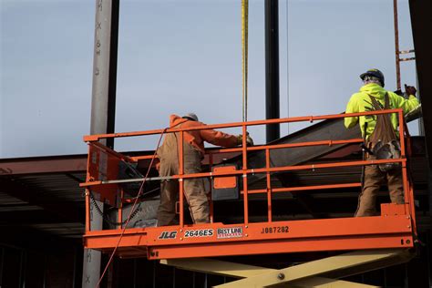 Controlling The Cold Safety Tips For Working In Winter Weather D B Construction Group