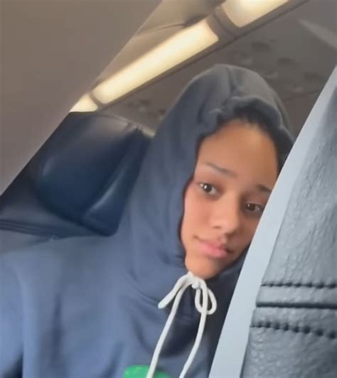 Manon Being An Egg On A Airplane🥚 ️ Good Morning People Funny