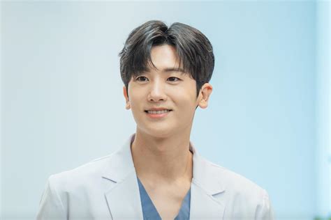 Park Hyung Sik Se Trezește Brusc într O Criză Majoră Ca Medic în