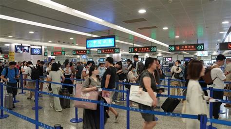 假期前三天，上海机场边检站查验出入境人员186万人次浦江头条澎湃新闻 The Paper