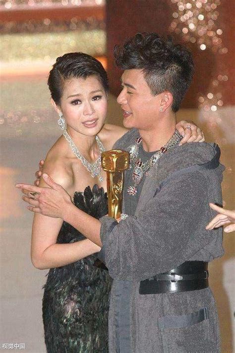 8年感情输给夜店老板，在遇胡杏儿，眼神却出卖了黄宗泽！