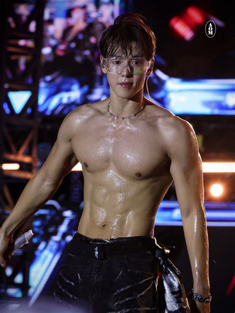 Monsta Xs Shownu Leaves Fans Stunned By His Muscular Physique At