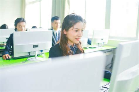新闻中心 哈尔滨新华电脑学校新华互联网科技哈尔滨计算机学校it培训教育机构