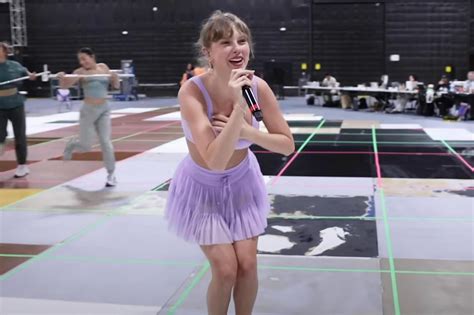 Taylor Swift Wearing Popflex Active Was Designers Ultimate Dream