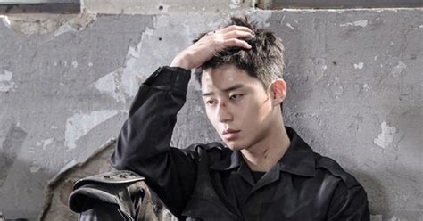 박서준 안방극장 스크린 차례로 물들인 치명적 청춘美