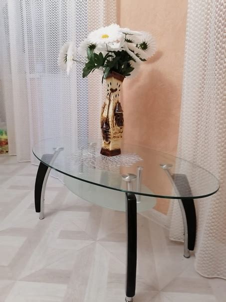 Продам симпатичный крепкий интерьерный журнальный столик в отличном состоянии украсить любую