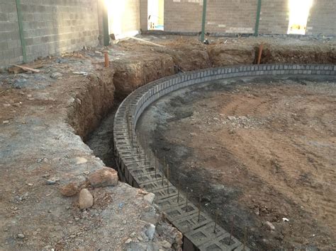 Building A Curved Wall With Hollow Blocks The Farming Forum