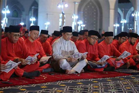 Anwar Says Has No Issue With Azmin Attending Bersatu Programme Malay Mail