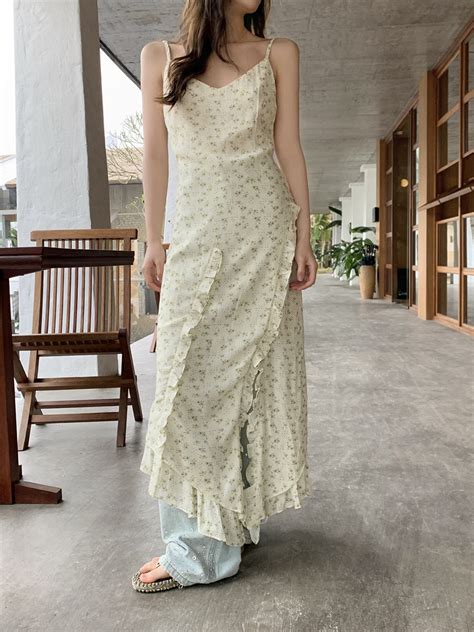 포레스트미스트 플로럴 패턴 서스펜더 프릴 언밸 사이드 슬릿 뷔스티에 롱원피스