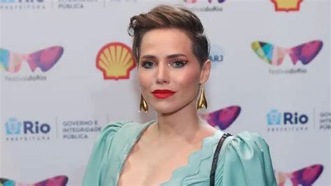 Letícia Colin Nua Em Cena Do Filme A Porta Ao Lado Bucetas Gostosinhas