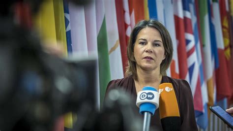 Außenministerin Baerbock reist nach Indien Russland und erneuerbare
