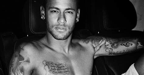 Social Neymar Posa Nudo Rafinha Non Resiste E Lo Prende In Giro Fc