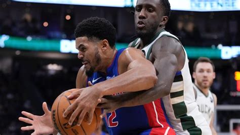 Giannis Antetokounmpo Scores 59 Pistons Cough Up 18 Point Lead In Ot