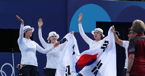 한국이 쏘면 역사가 된다···여자양궁 단체 10연패 금자탑 [올림픽]