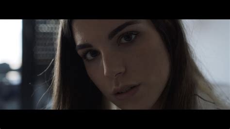 Cris Moné Tus Llamas Videoclip Youtube