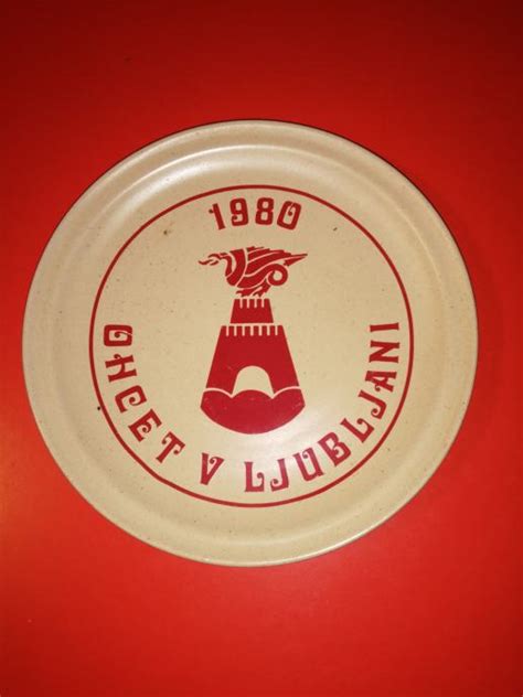 REKLAMNI KERAMIČNI KROŽNIK KMEČKA OHCET V LJUBLJANI 1980