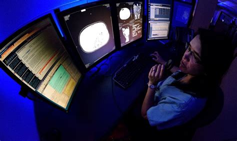 Redrick Expands Line Of Ergonomic Radiologist Reading Workstations