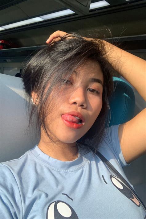 Sillyra Picilly Cewek Twitter Yang Tatapan Matanya Melelehkanmu Dzargon