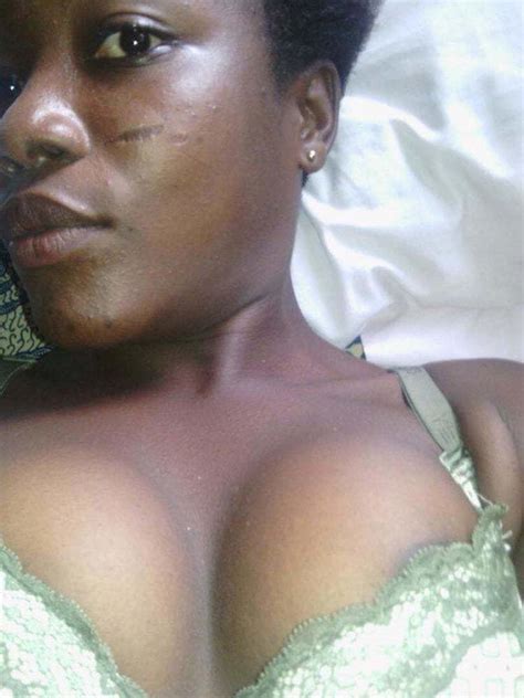 Elisabeth African Selfie Shesfreaky