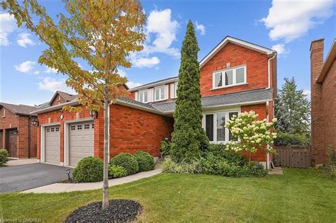 4450 Glen Erin Dr Mississauga On L5m 4g4 Mls 40475533 Zillow