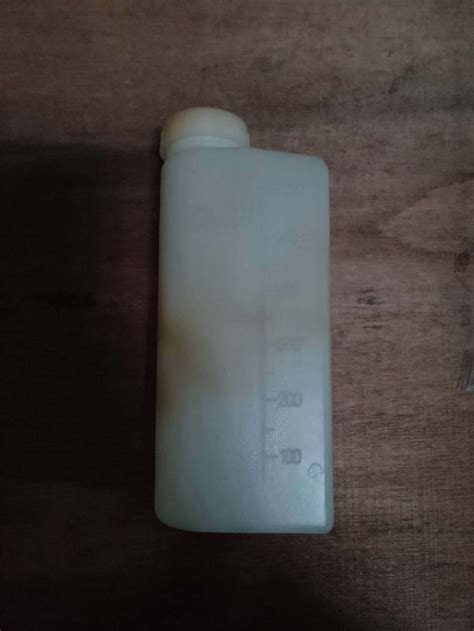 กระบอกผสมน้ำมัน ใช้กับเครื่องตัดหญ้า เครื่องพ่นยา สินค้าล้างโกดัง Prd Group Thaipick