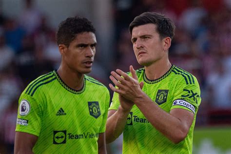 Manchester Uniteds Centre Backs Martinez Varane And Maguires Struggle On The Right The