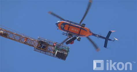 ВИДЕО Өндөр барилга дээр гэмтсэн хүнд нисдэг тэргээр эмнэлгийн тусламж