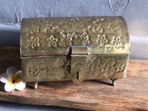 Box Collectors Chiseled Gold Metal Jewelry Box Gold Metal Catawiki