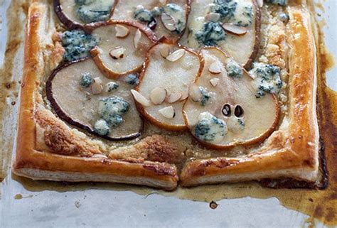 Warm Pear And Blue Cheese Tart From Leites Culinaria Honey Recipes
