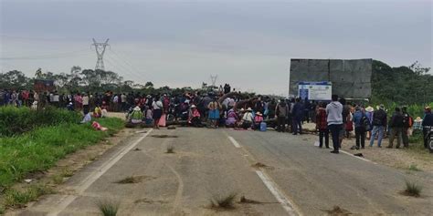 Santa Cruz Sufre Por Bloqueos En La Ruta Nueva A Cochabamba Y A La