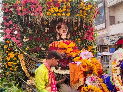 The Whole City Was Drenched In Colors And Flowers Shyam Devotees