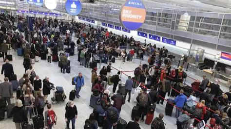 Winter Storm Elliott Nearly 2000 Flights Canceled In Us Disrupts
