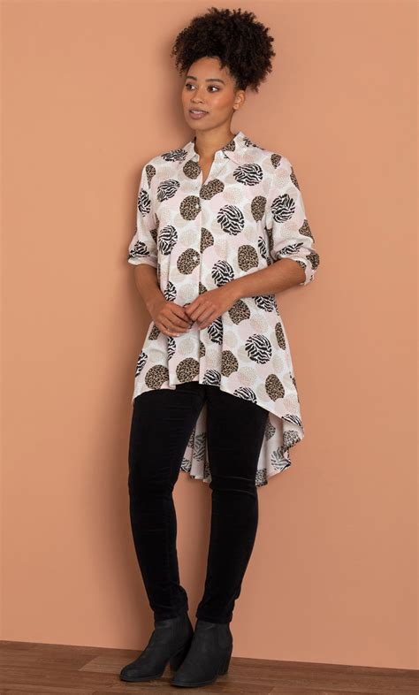 Circle Printed Oversized Shirt In White Klass