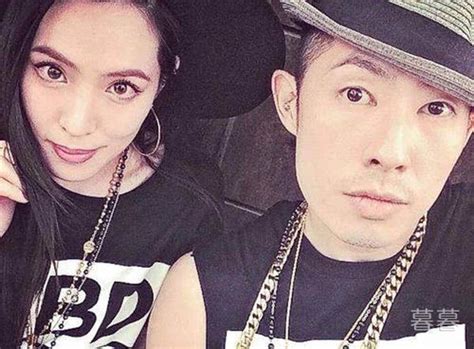 吴建豪老婆生孩子了吗 曾经他们有过这样的一个故事 一起购物吧
