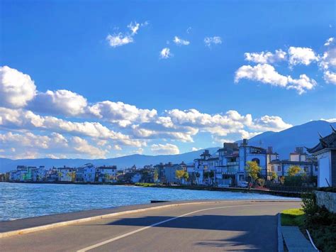 秋日的云南大理洱海风景美如画