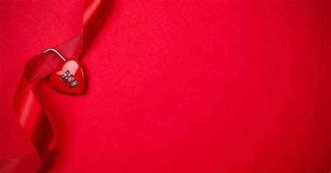 발렌타인 데이 배너 빨간 마음 사랑 빨간 배경에 낭만적 인 선물 발렌타인 데이는 복사 공간과 아름다운 장식을 사랑해요 0명에 대한 스톡 사진 및 기타 이미지 Istock