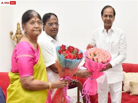 Ponnala Lakshmaiah Meets Cm Kcr At Pragathi Bhawan Ponnala Meet Kcr