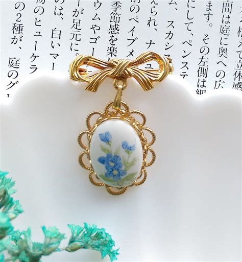【美國西洋古董飾品】可愛 清新花卉 小巧 蝴蝶結 別針 胸針 設計館 老時光角落 徽章別針 Pinkoi