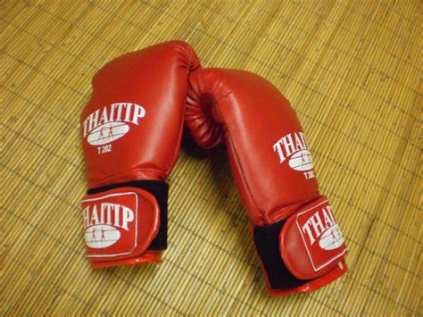 Hotstuff Glove Muay Thai