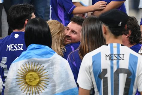 El Emocionante Abrazo De Lionel Messi Con Su Mamá En Medio De Los