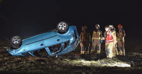 Auto Met Vier Inzittenden Belandt Op De Kop Bij Zwaar Ongeval Twee